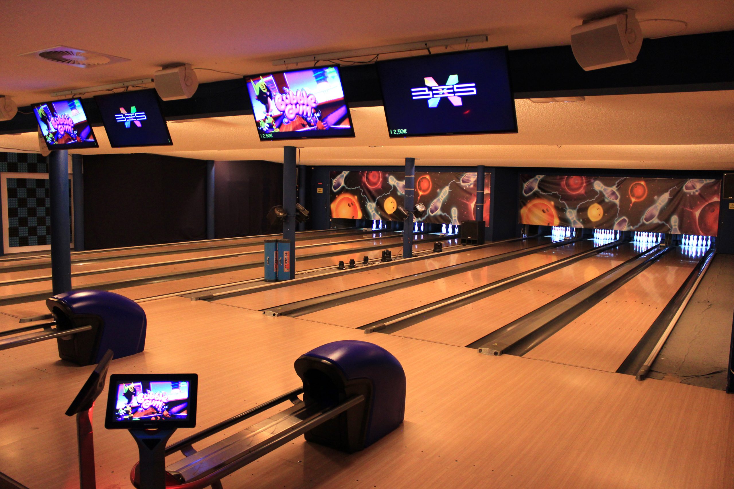 STÖR | Billard + Bowling